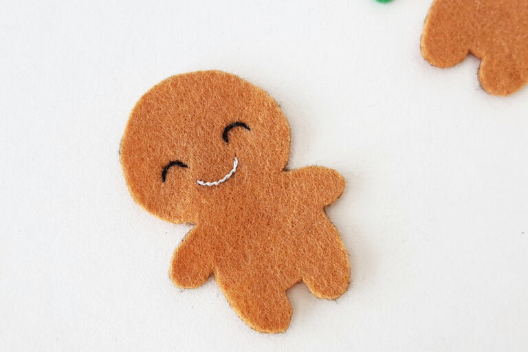 Super Cute Felt Gingerbread Ornament (With Free Pattern)
