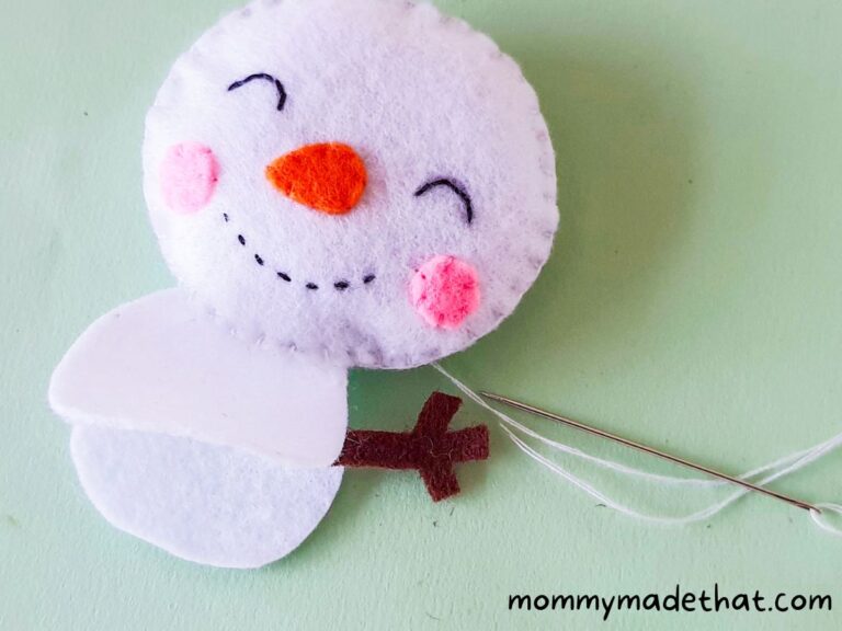 Felt Snowman Ornament (With Free Printable Pattern)