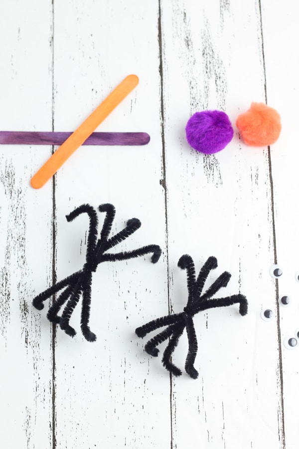 Super Cute Paper Plate Spider Craft