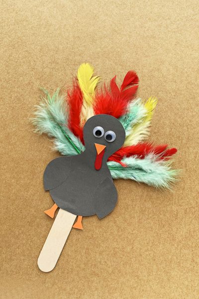 Adorable Popsicle Stick Turkey Craft for Thanksgiving (+Free Turkey ...